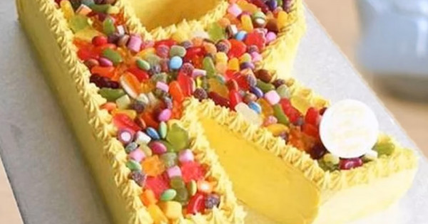 R Shaped Alphabet Candy Cake Delivery In Delhi NCR